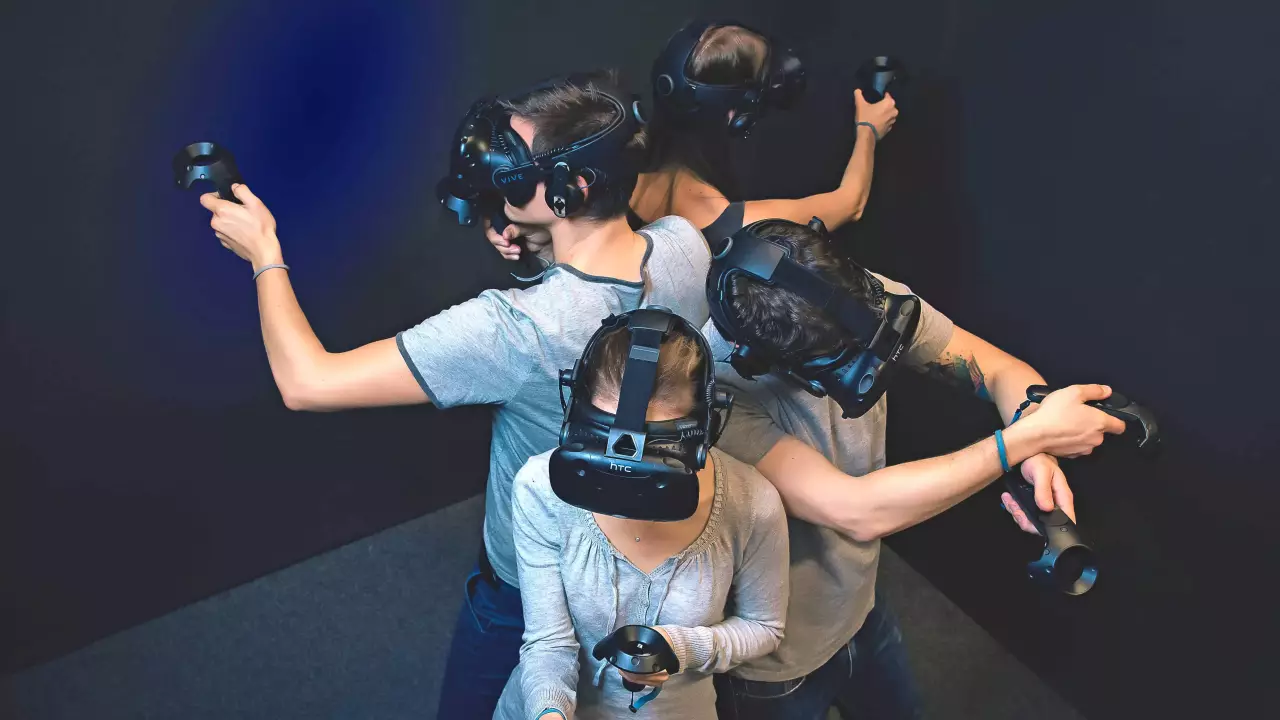 VR csapatjáték Magyarország legnagyobb multiplayer VR játéktermében ...